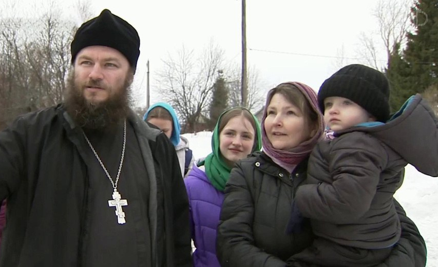 Dissident Mama, episode 65 – Father Joseph Gleason – Dissident Mama
